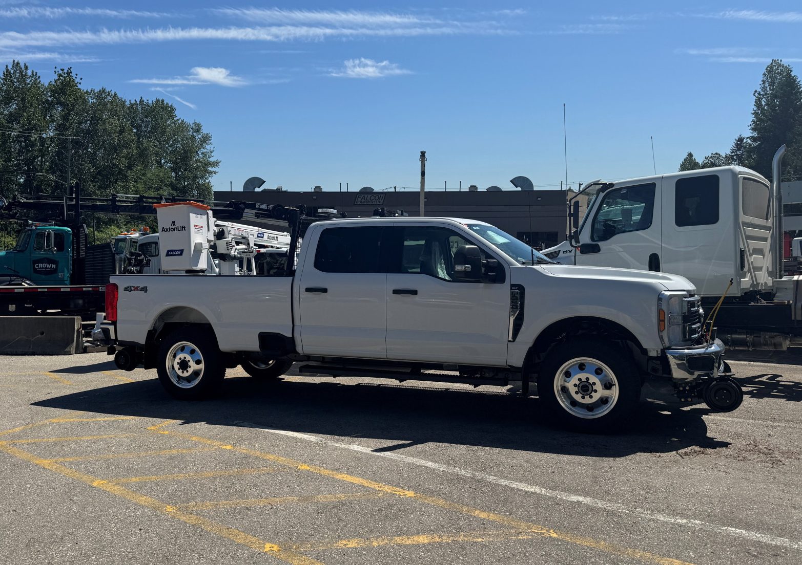 Ford F350 XLT Crew Cab Rafna R290 Rail Gear